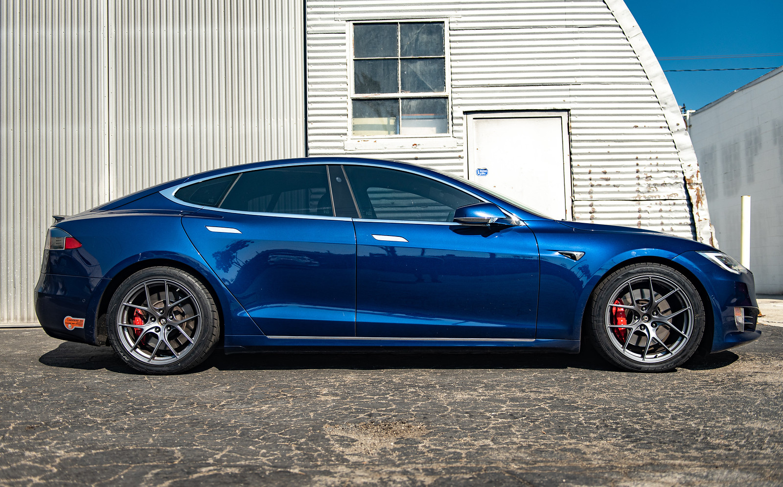 Tesla Model S P100D - Titan 7 T-S5, Nitto tires, and Blox Lowering Links